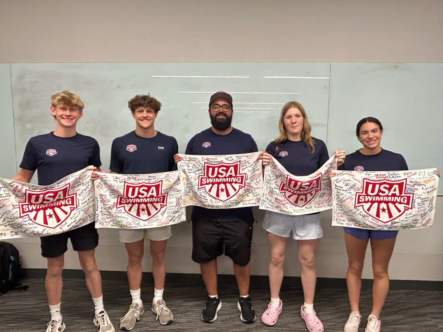 Empaque la luz para nadar se encuentra: el papel de una toalla de ...